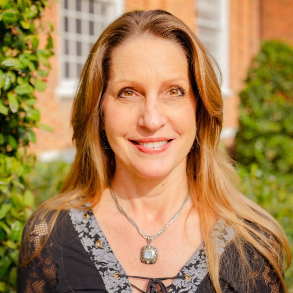 Karen Rohr's Instagram, Twitter & Facebook on IDCrawl