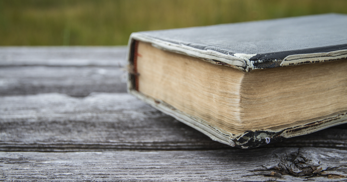 Don’t Give Up on Physical Bibles | Articles | Blue Valley Church