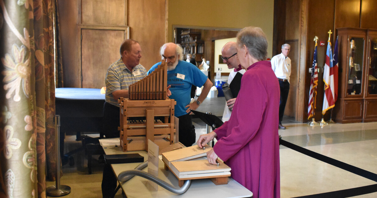 Learning about the Historic Church Organ with a Miniature Organ Kit ...
