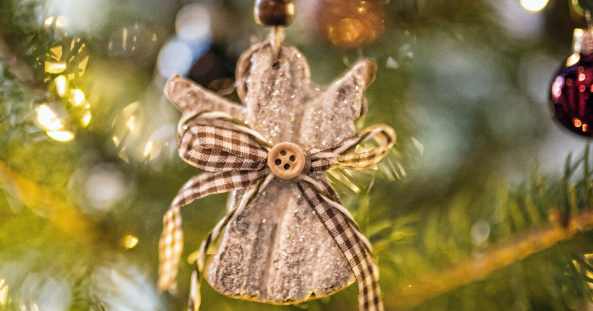 Angel Trees: Gift Donations for MentorKids USA Christmas Party, Family ...