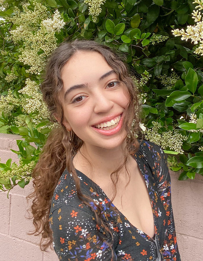 Julia Valenzuela's Instagram, Twitter & Facebook on IDCrawl